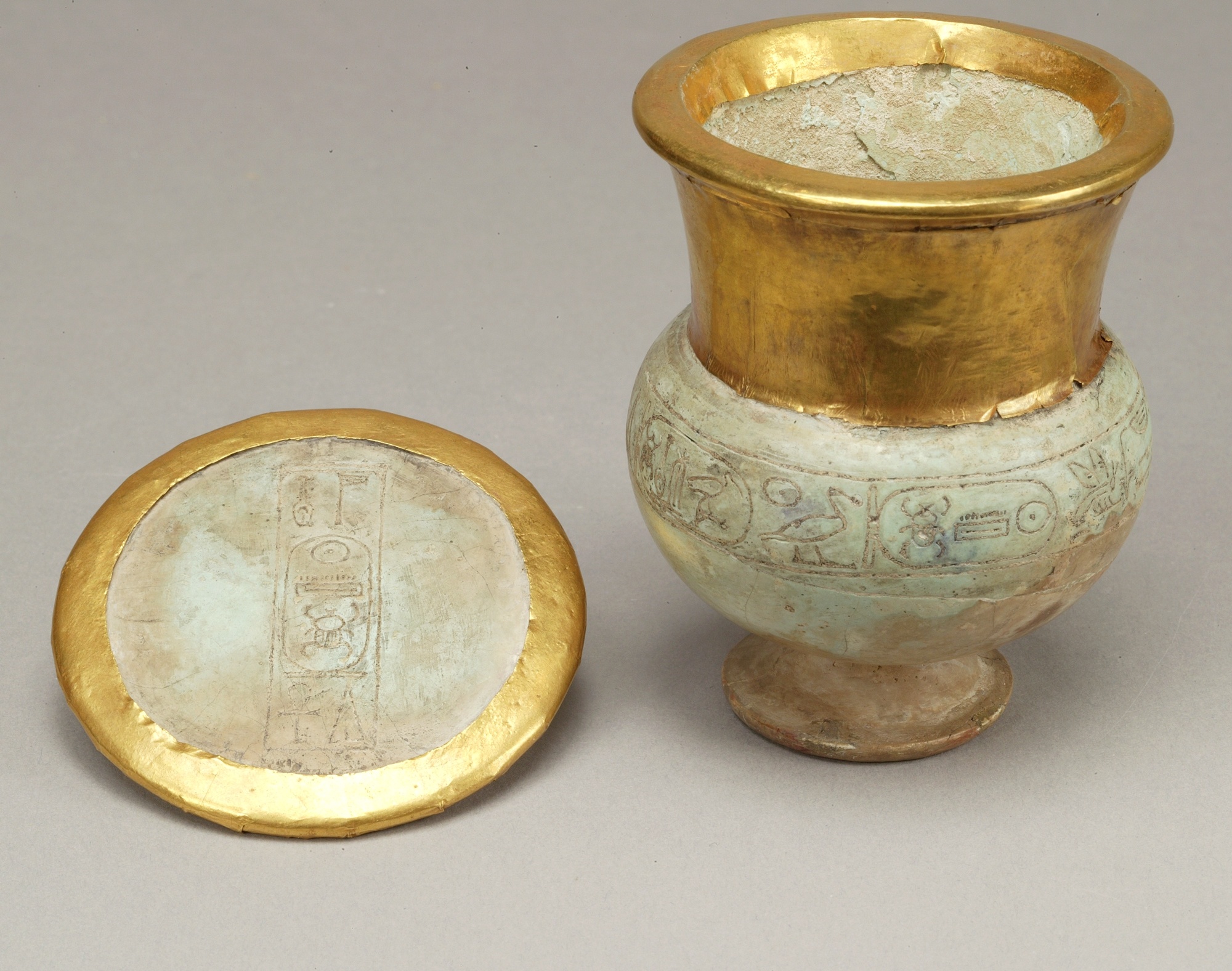 Wide-necked jar and lid naming Thutmose III
